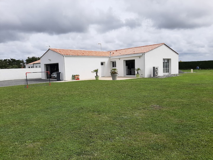 Maison Chaleureuse Avec Piscine - La Bernerie-en-Retz