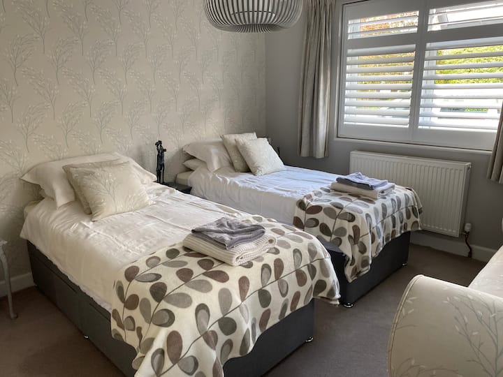 The Poppies….. Double Room With Private Bathroom - Sandbanks