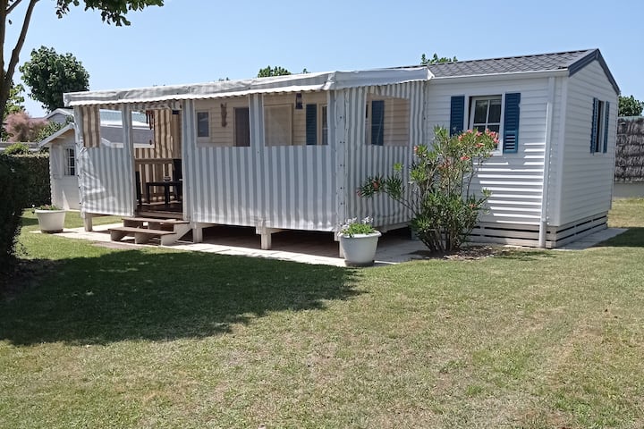 Mobil Home Confortable, Belle Parcelle Et Parking - Le Fenouiller