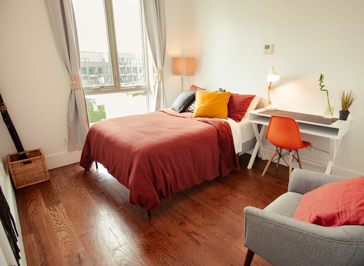 Cozy & Comfortable Private Room In Charming Apt