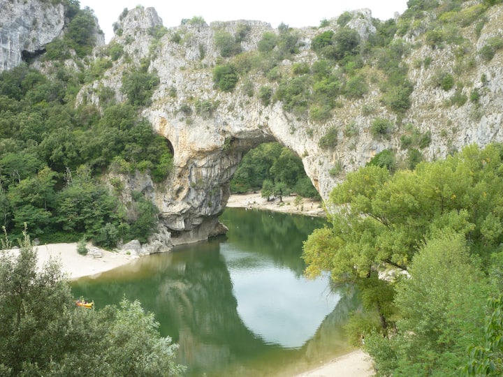 Bagnols Sur Ceze: Vacances Ou Professionnel - Bagnols-sur-Cèze
