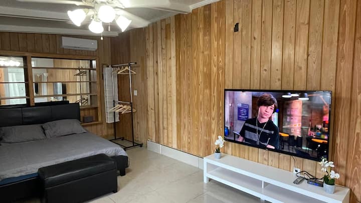 Cozy Studio Apartment Near Busch Garden - Temple Terrace, FL