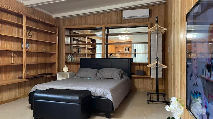 Cozy Studio Apartment Near Busch Garden - Tampa, FL