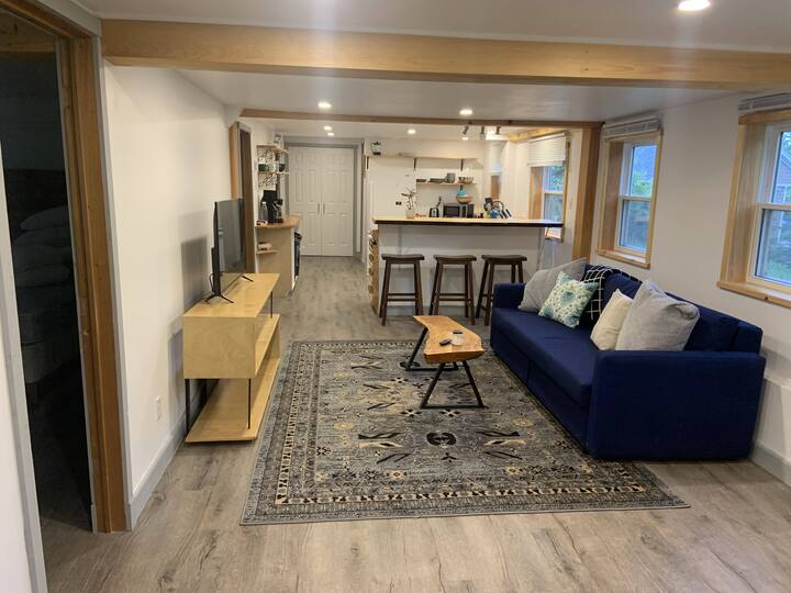 Coastal Oasis: Modern Retreat Near Halifax Harbour - Halifax