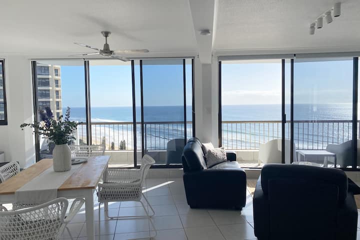 Location, Location!  Spectacular Water Views! - Surfers Paradise