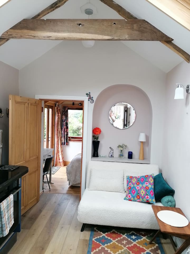 Pretty Self-contained Annex Near Castle And River - Ceredigion