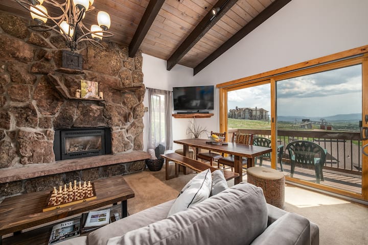 Beautiful Ski-in Walk Out Condo On The Mountain - Steamboat Springs, CO