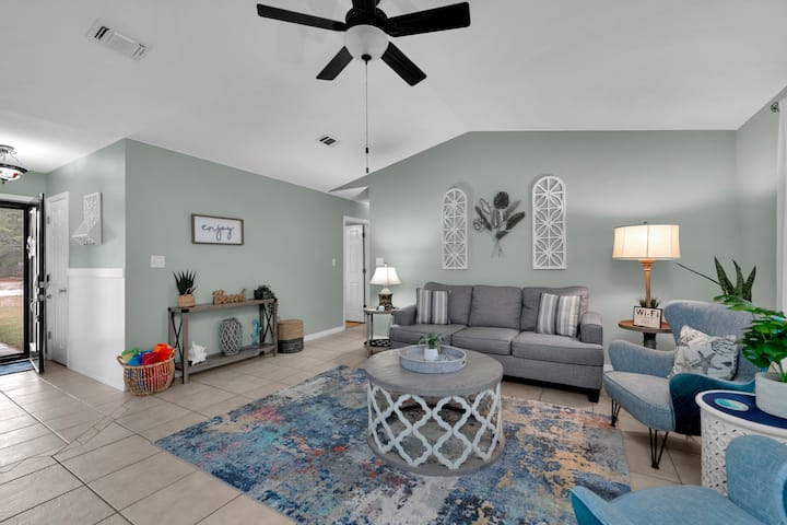 Less Than 2 Miles From Beach-cozy Beachy Cottage - Navarre, FL