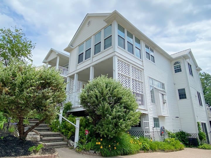 Crystal Cove Cottage - Family Friendly, Private Beach, Gated Community! - Crystal Beach