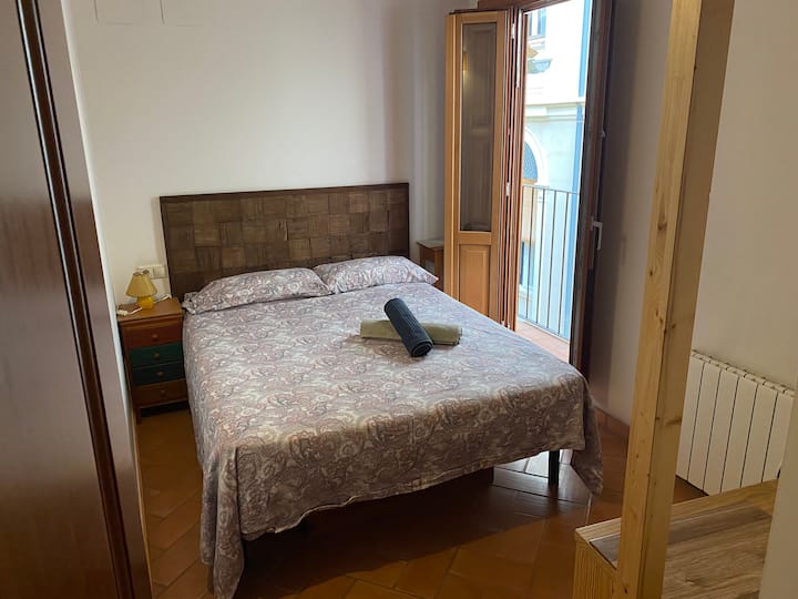 Intimate Room In Xvii Century Building. El Carmen - Valencia