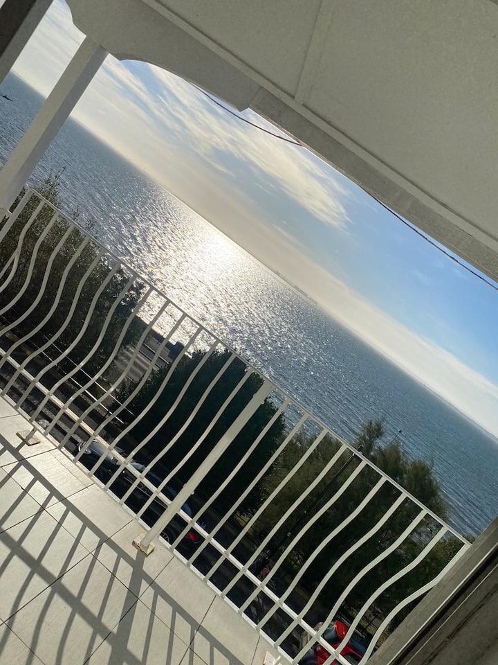 Seafront 2 Double Bedroom Beach Flat - Southend-on-Sea