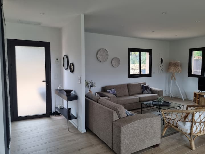 Maison Individuelle, Proche Plage, St Cyr/mer. - Saint-Cyr-sur-Mer