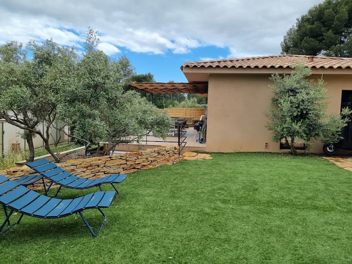 Maison Individuelle, Proche Plage, St Cyr/mer. - Saint-Cyr-sur-Mer