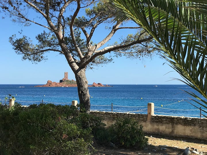 Villa 8 Personnes Sur La Plage, Face à Lile Dor - Saint-Raphaël