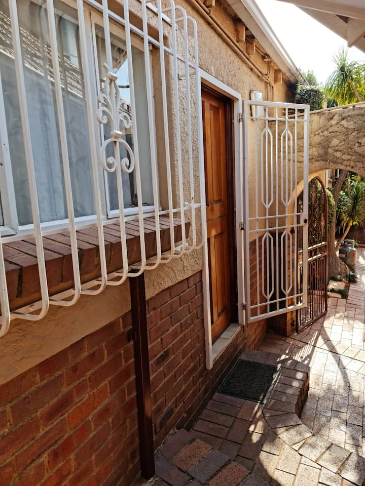 6. Close To Everything Johannesburg Has To Offer - Johannesburg