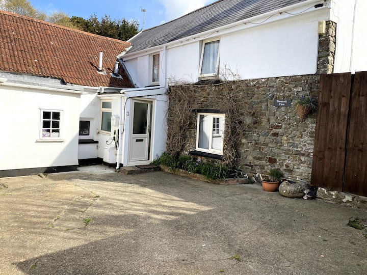 Cosy Cottage Heart Of Village Sleeps 2- 8 People - Barnstaple