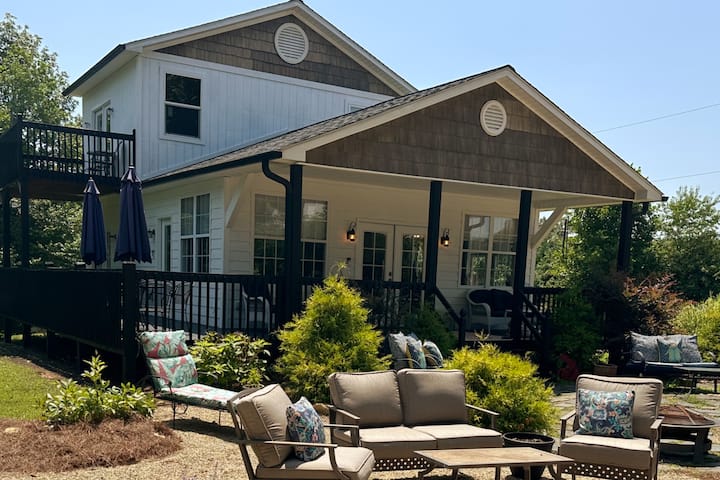 Quaint And Cozy Country Home - Lake James, NC
