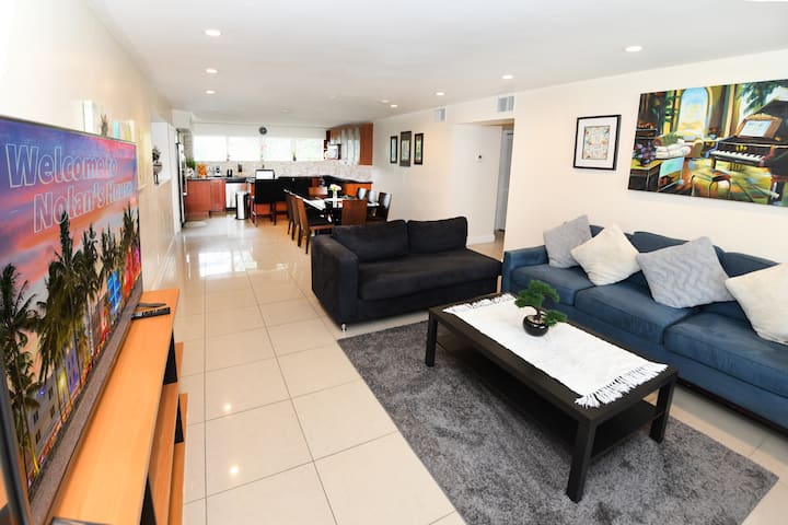 Spacious 4bedroom-> 8 Min To Beach - Hollywood, FL