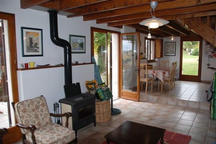 Well Equipped Cottage With Large Shared Pool - Dordogne