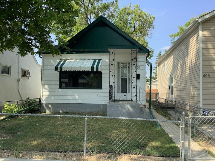 Quaint & Quiet 2 Br, Whole House To Yourself. - Winnipeg