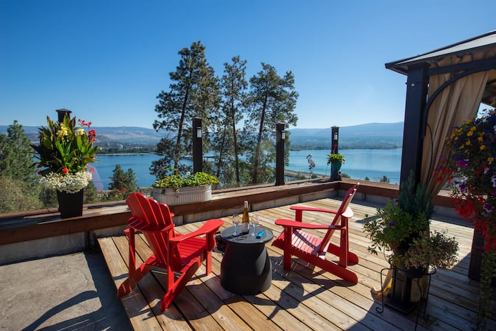 Amazing Lakeview Suite W/ Pool, Hot Tub & Theatre - Kelowna
