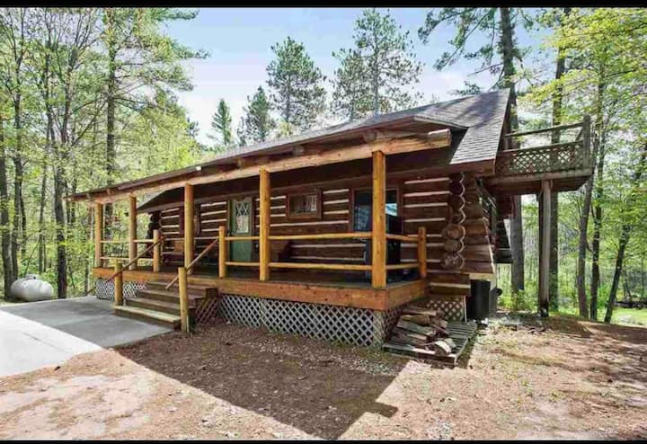 Tall Pines Log Cabin On Trout Stream - Wisconsin