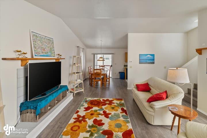 Home Base - Family, Work & Play - Anchorage