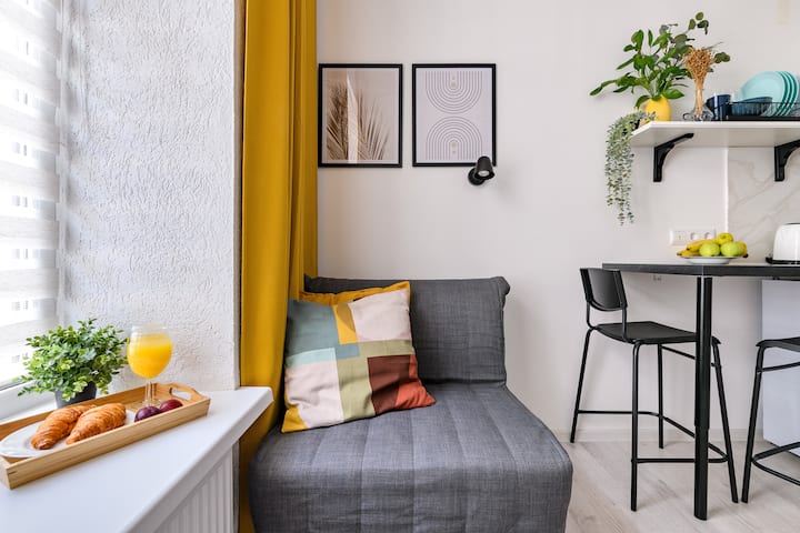 Apartment  Dvuhurovnevaya Studiya U Troitskogo Sobora - Sankt Petersburg