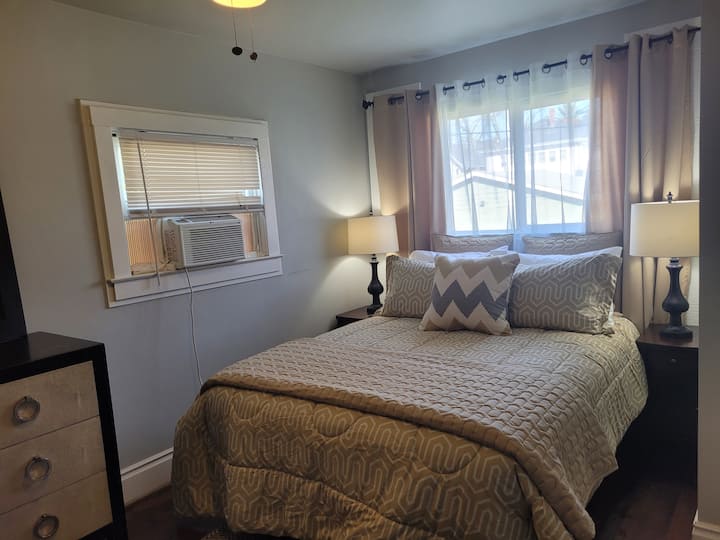 Private Urban Guest Suite Priv Bath & Kitchenette - Sacramento, CA