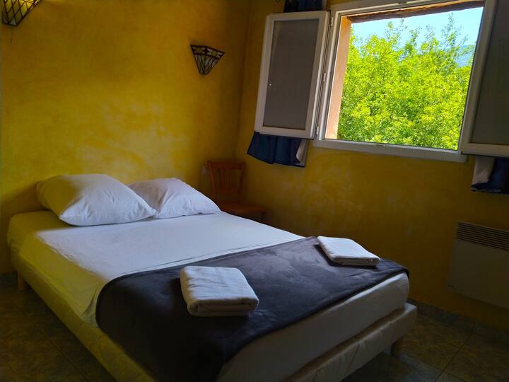 Jolie Chambre Familiale Dans Un Camping - Gréolières les Neiges