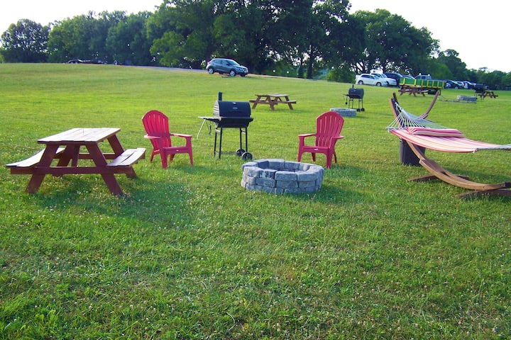 Pitch-a-tent 2 With Southern Breakfast! - Gallatin, TN