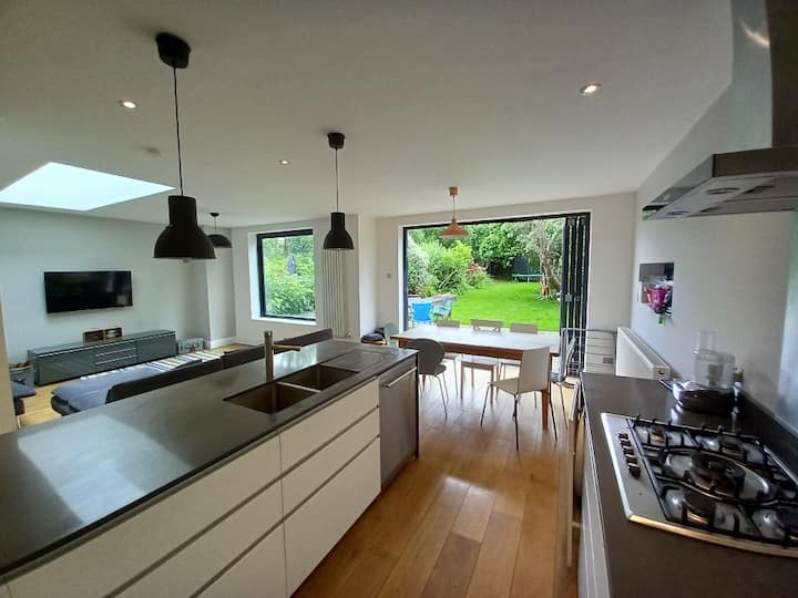 Modern 4 Double Bedroom House In Blackheath London - London