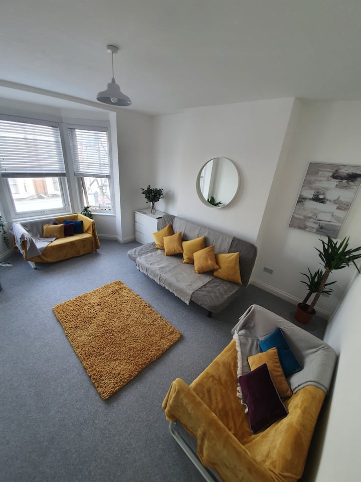 Modern Spacious Apartment By The Sea - Bexhill