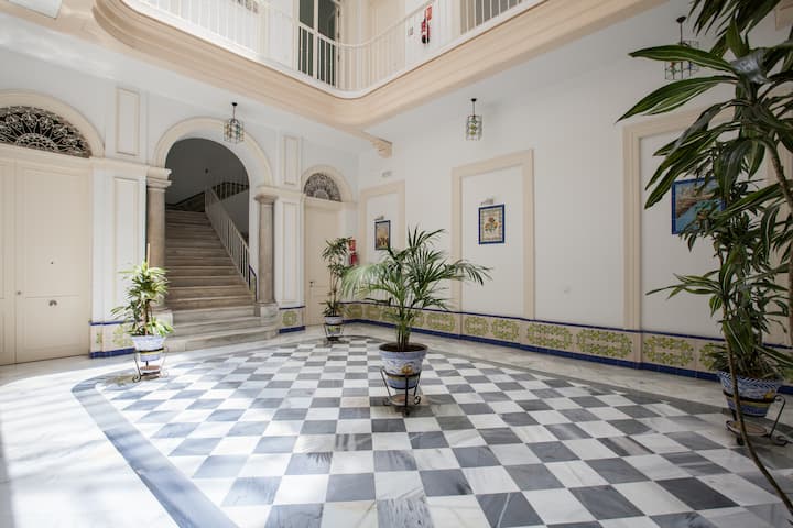 Apartamento Muy Centrico En Casa Palacio - Cádiz