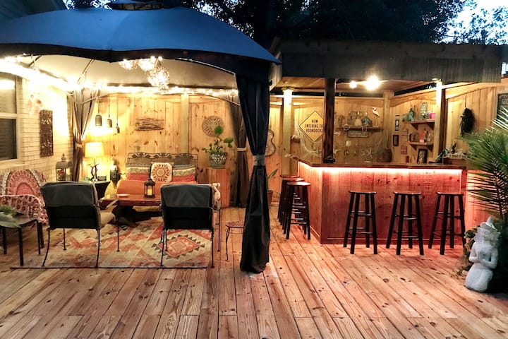 Tropical Garden With Bar - Milton, FL