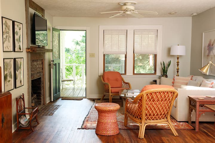 Charming 1935 Cottage:  "The Little House" - Dahlonega, GA