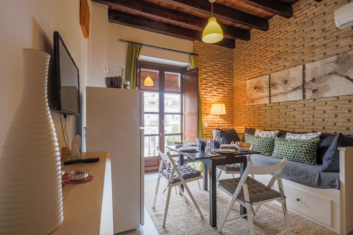 Cosy Apartment In Central Neighbourhood - Seville