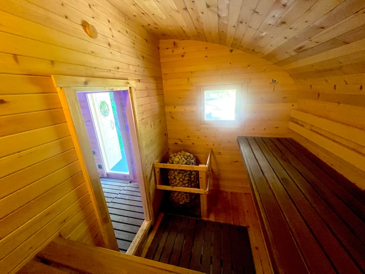Hot Tub / Banya / Sauna - True Cottage Experience - Innisfil