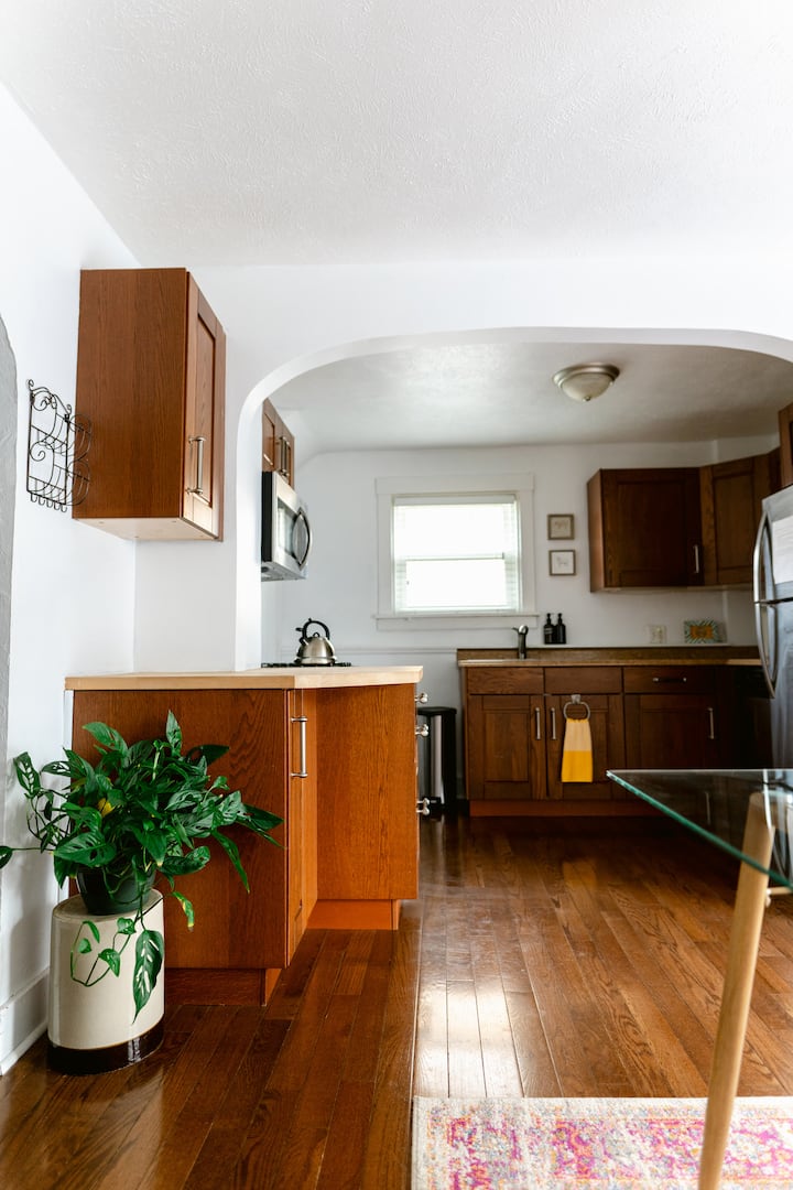 Peaceful 2 Bdr Home W/ Outdoor Space In The City - Pittsburgh, PA