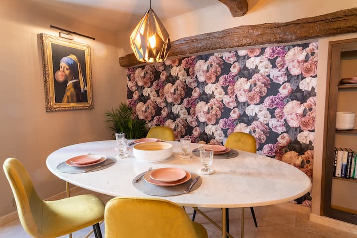 Entire Townhouse In The Heart Of The Village - グラース