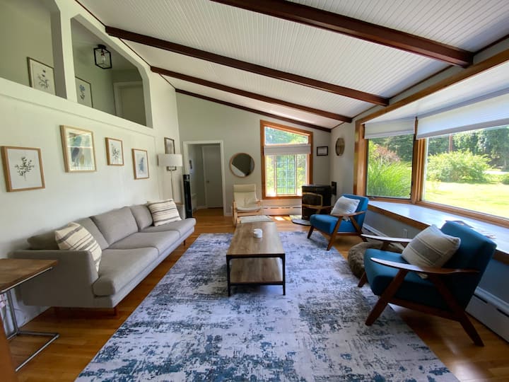Cheerful 3 Bedroom House Abutting State Forest - Lenox, MA