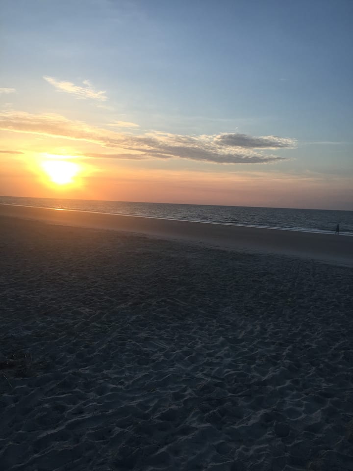 Beach Side, Pools, Tennis/pickle Ball, And More - Hilton Head Island, SC