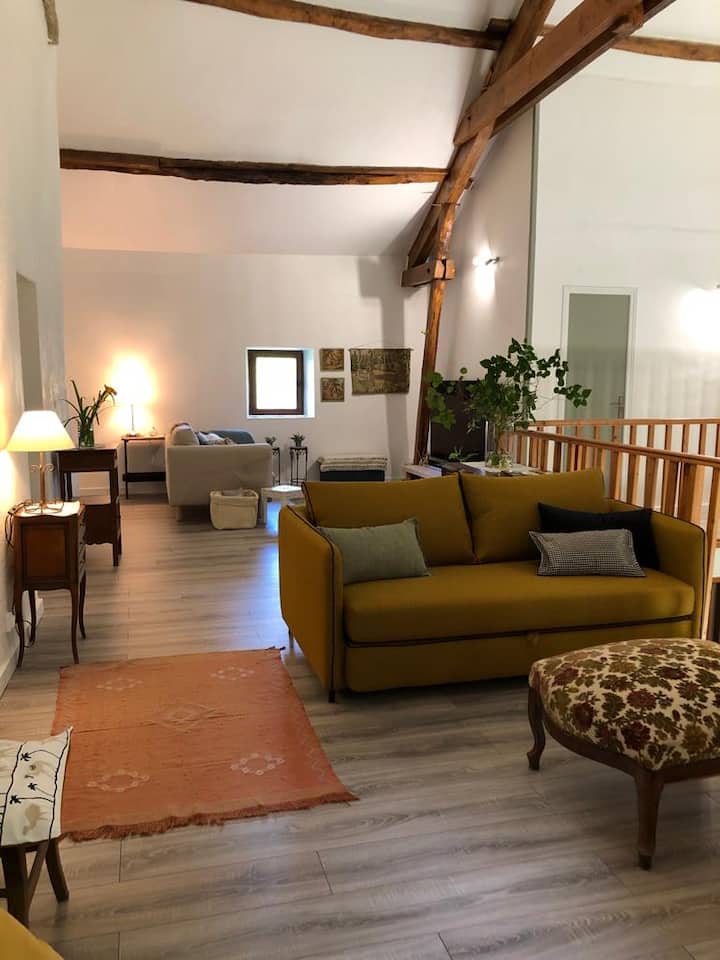 Els Pomers: Twin Room In The French Countryside - Bourganeuf