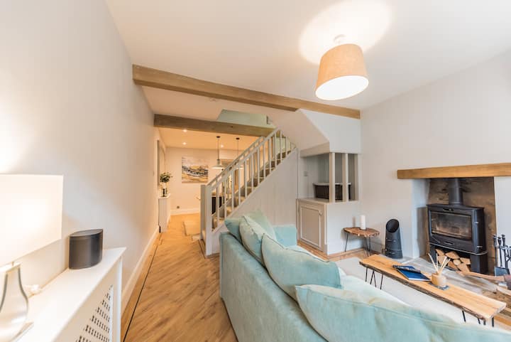 Central Windermere 3-bed Cottage With Log Burner - Windermere, UK