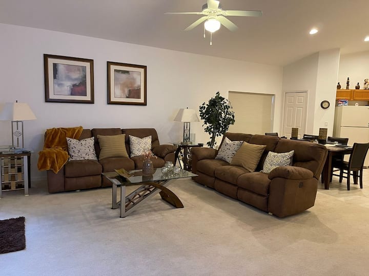"Beautiful Dawn Private Home Near All Disney Parks - Davenport, FL