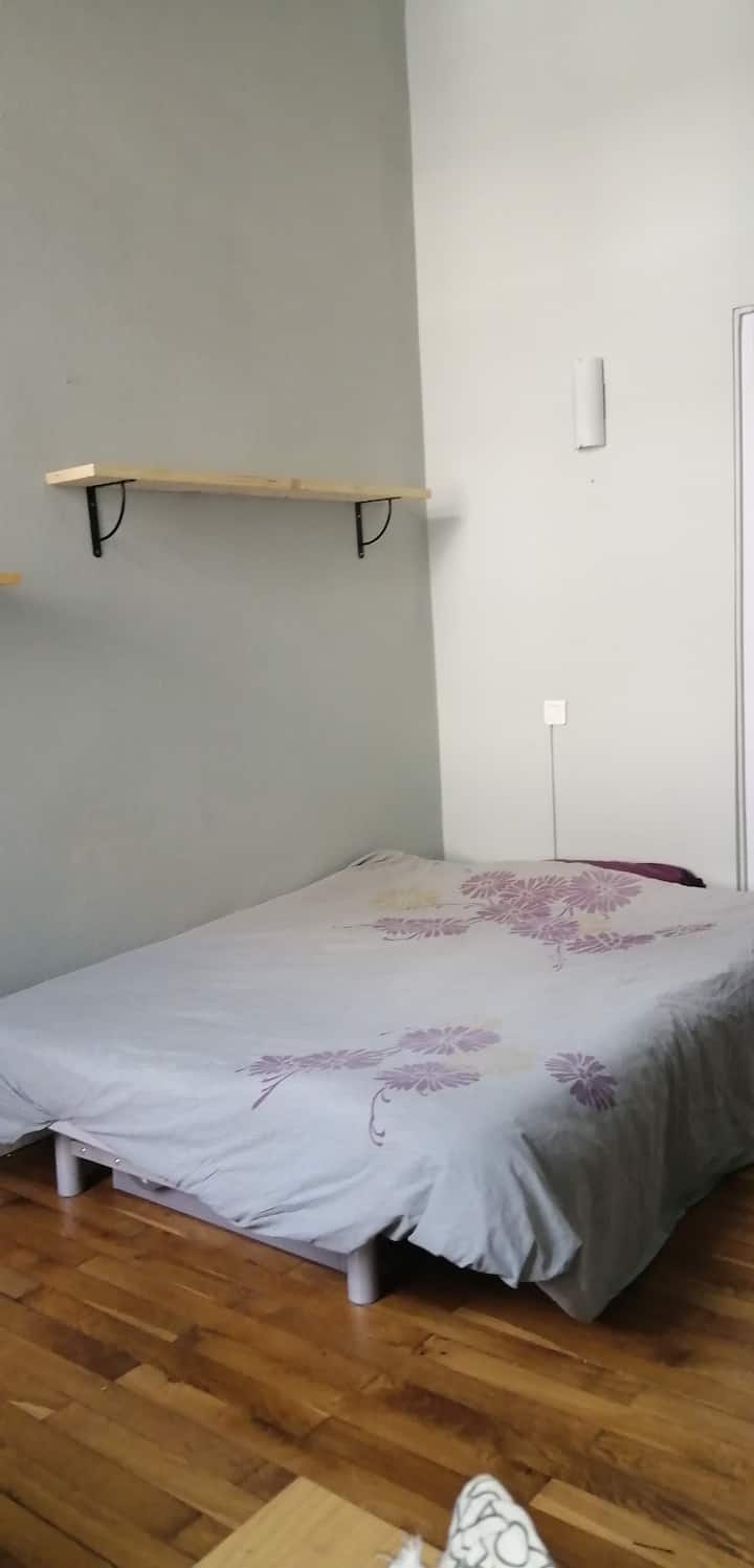 Jolie Chambre Calme - Centre Historique - Besançon