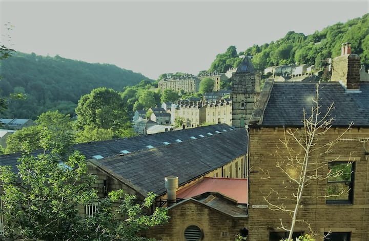 Cosy Terrace House In Hebden Bridge - Superb Views - 헵든 브리지