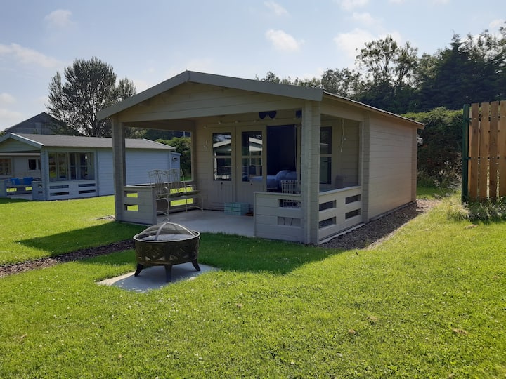 Peace Rose - Individually Designed Comfy Cabins - Haddington