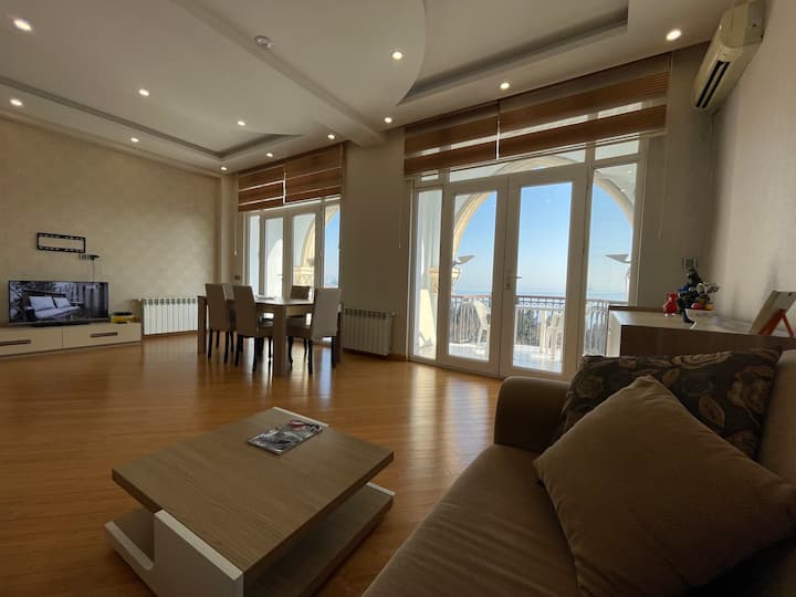 Four Seasons Apartment  By Bakuapart - 바쿠