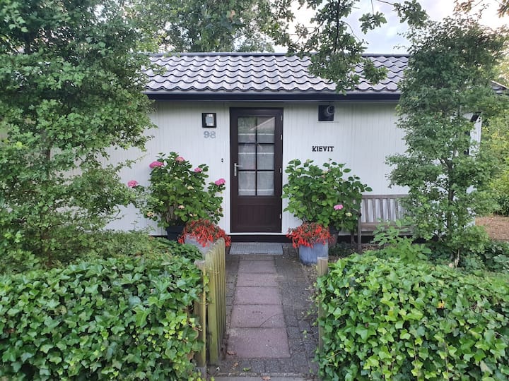 Huisje De Kievit, Gezellig Klein Houten Chalet. - Wijchen